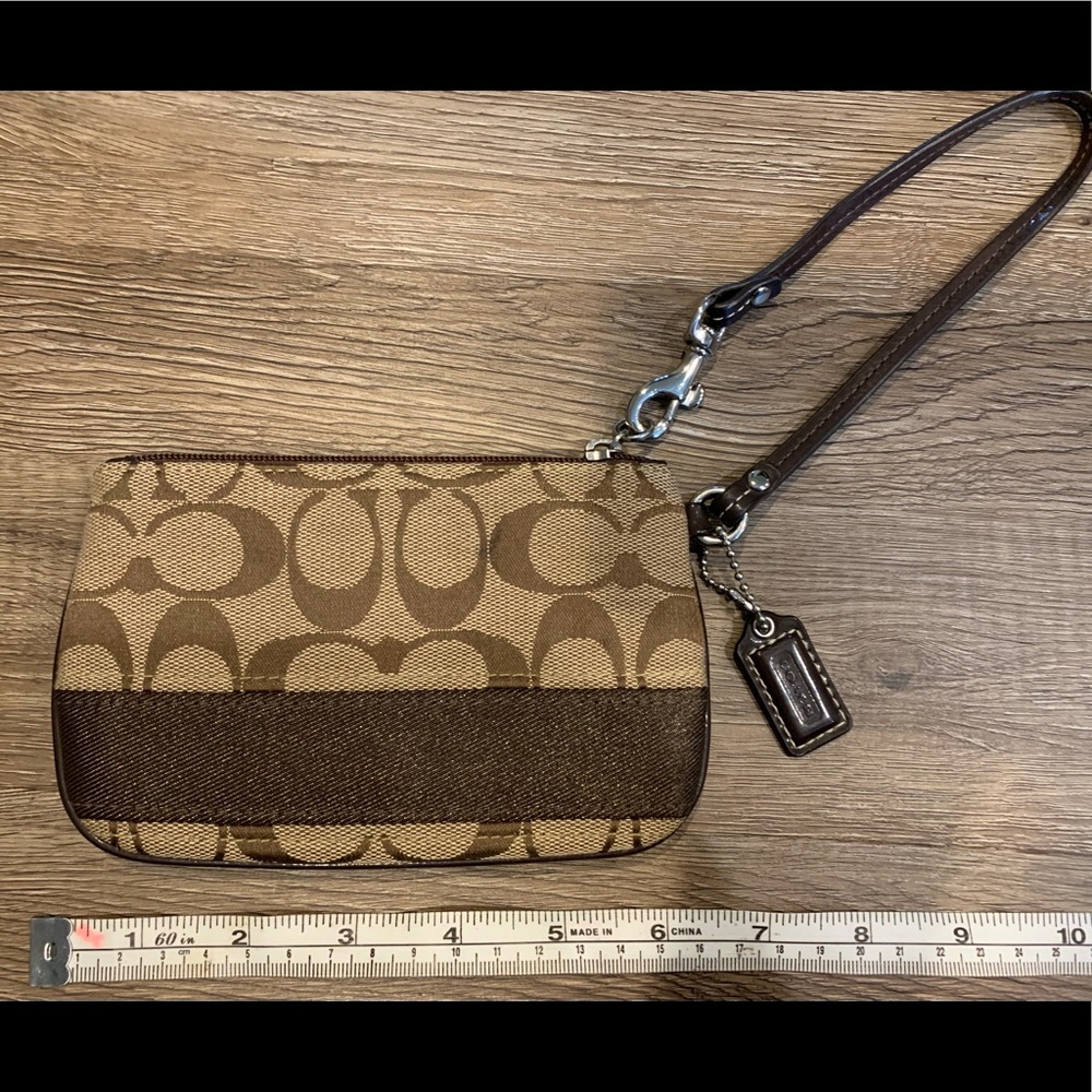 *Coach Wrist Wallet - Gem